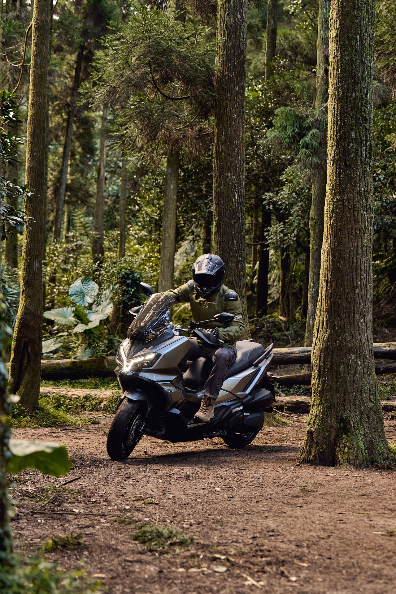 ADX 300 ABS TCS E5+