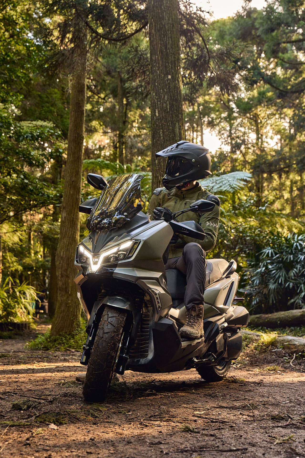 ADX 300 ABS TCS E5+