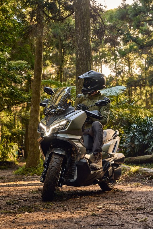 ADX 300 ABS TCS E5+